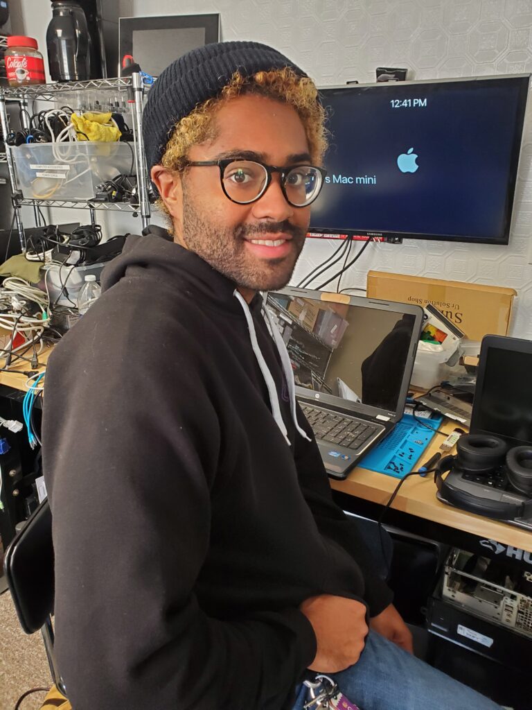 About Us | The Eldest Geek